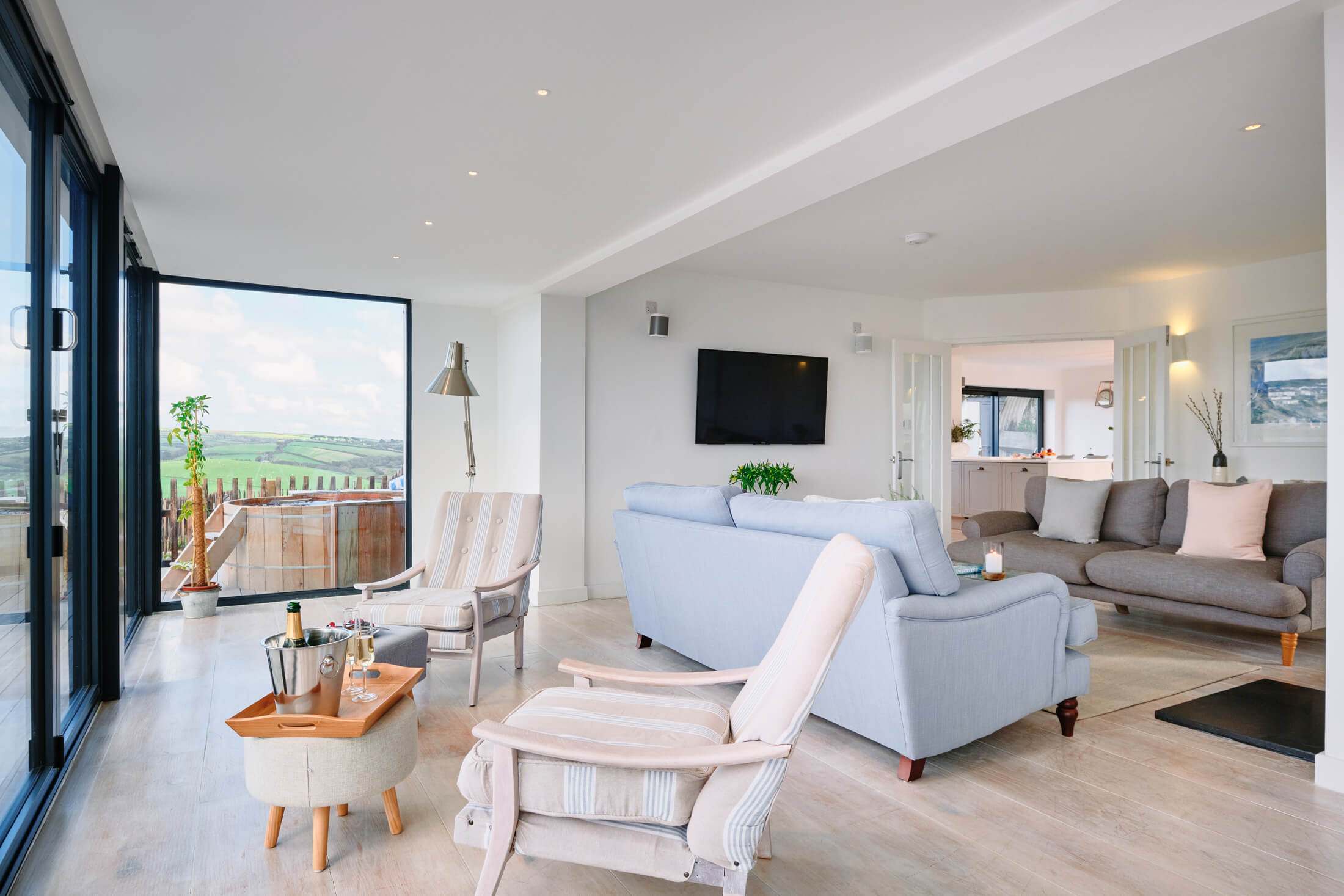 The Lookout, Mawgan Porth, Cornwall | Perfect Stays